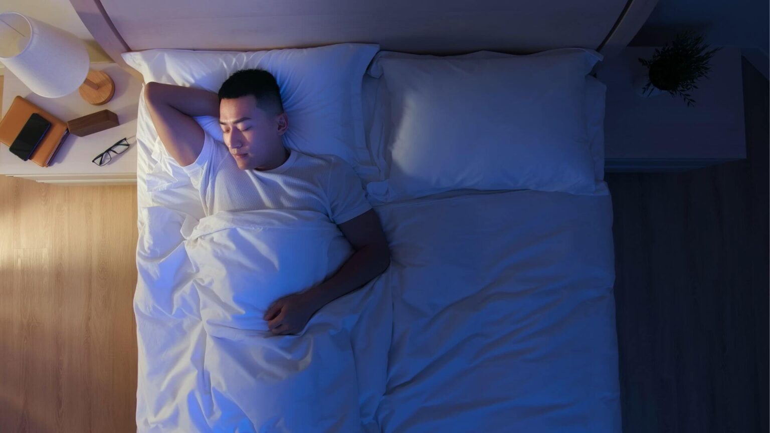 3 Steps to Train Yourself to Sleep on Your Back | 2023 Guide